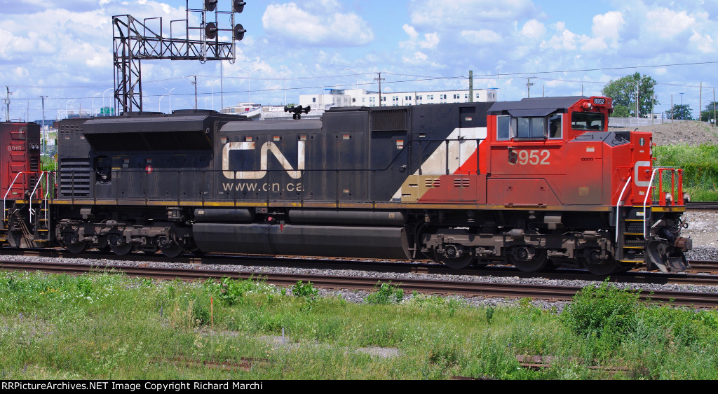 CN 8952
